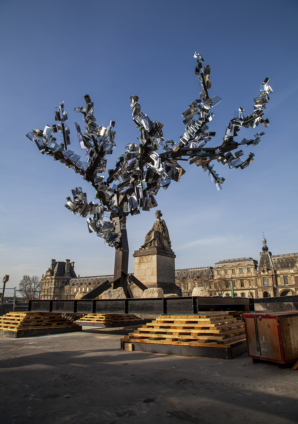 L’arbre aux mille voix de Daniel Hourdé | Paris Capitale